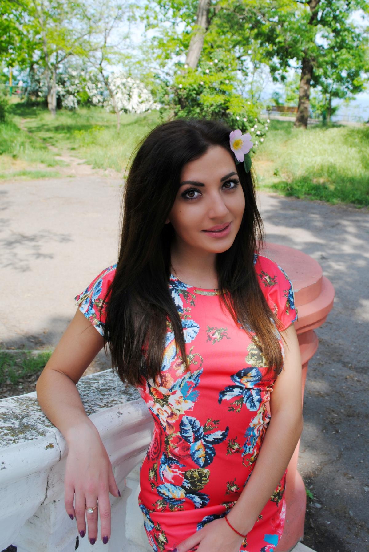 Sexy wife Anna, 31 yrs.old from Odessa, Ukraine: For now I'm only an ...